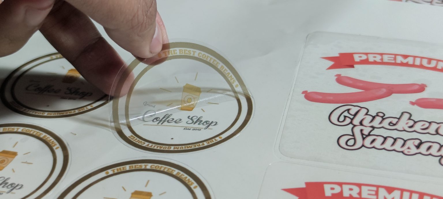 Stiker Transparan: Manfaat, Jenis dan Cara Pasang