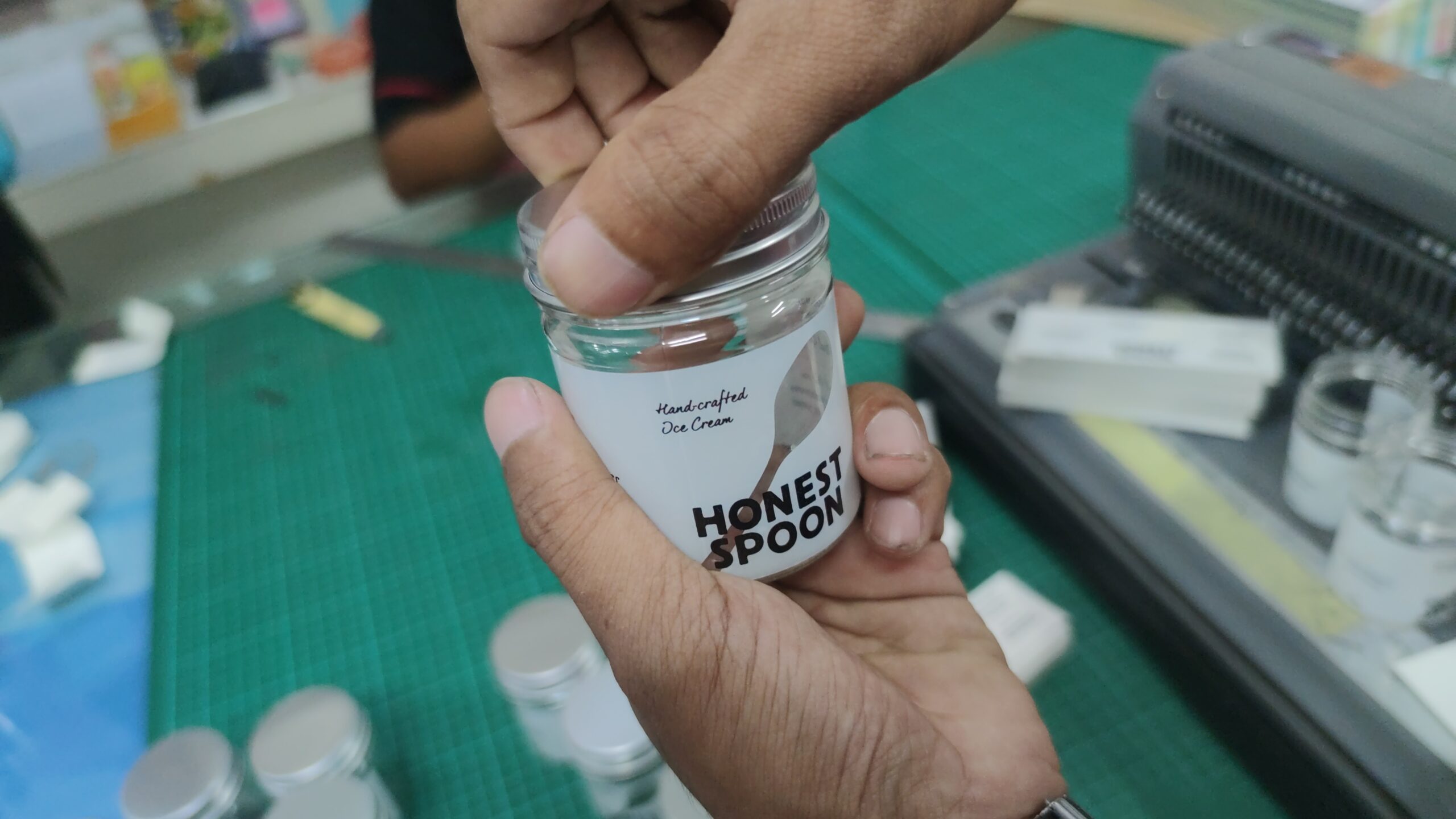 Manfaat Stiker Label, Baik Untuk Produk?